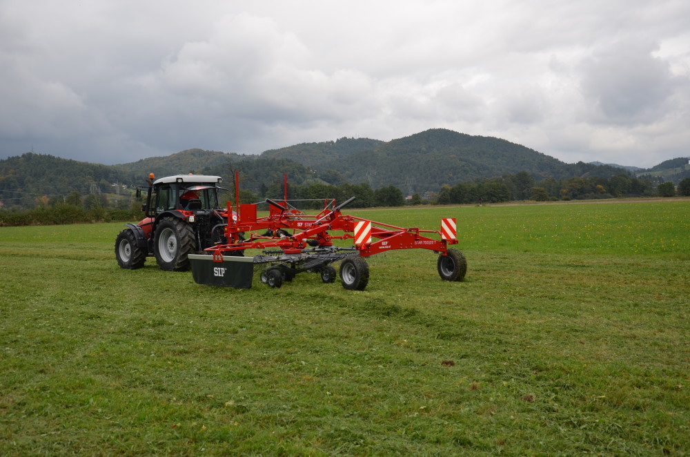 MTI Canada - Product - STAR 700/22T rake - Trailed Wide angle PTO Shaft